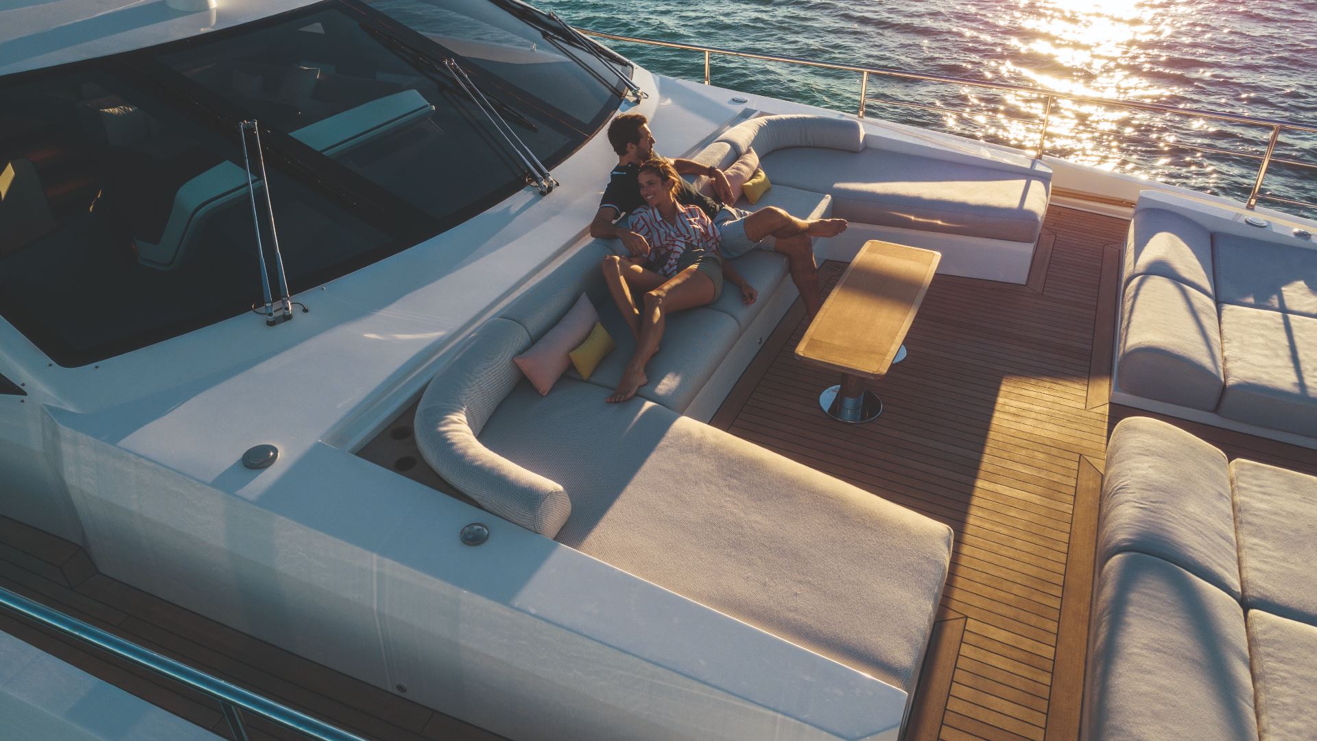 Azimut Grande 32 METRI • Azimut Yachts