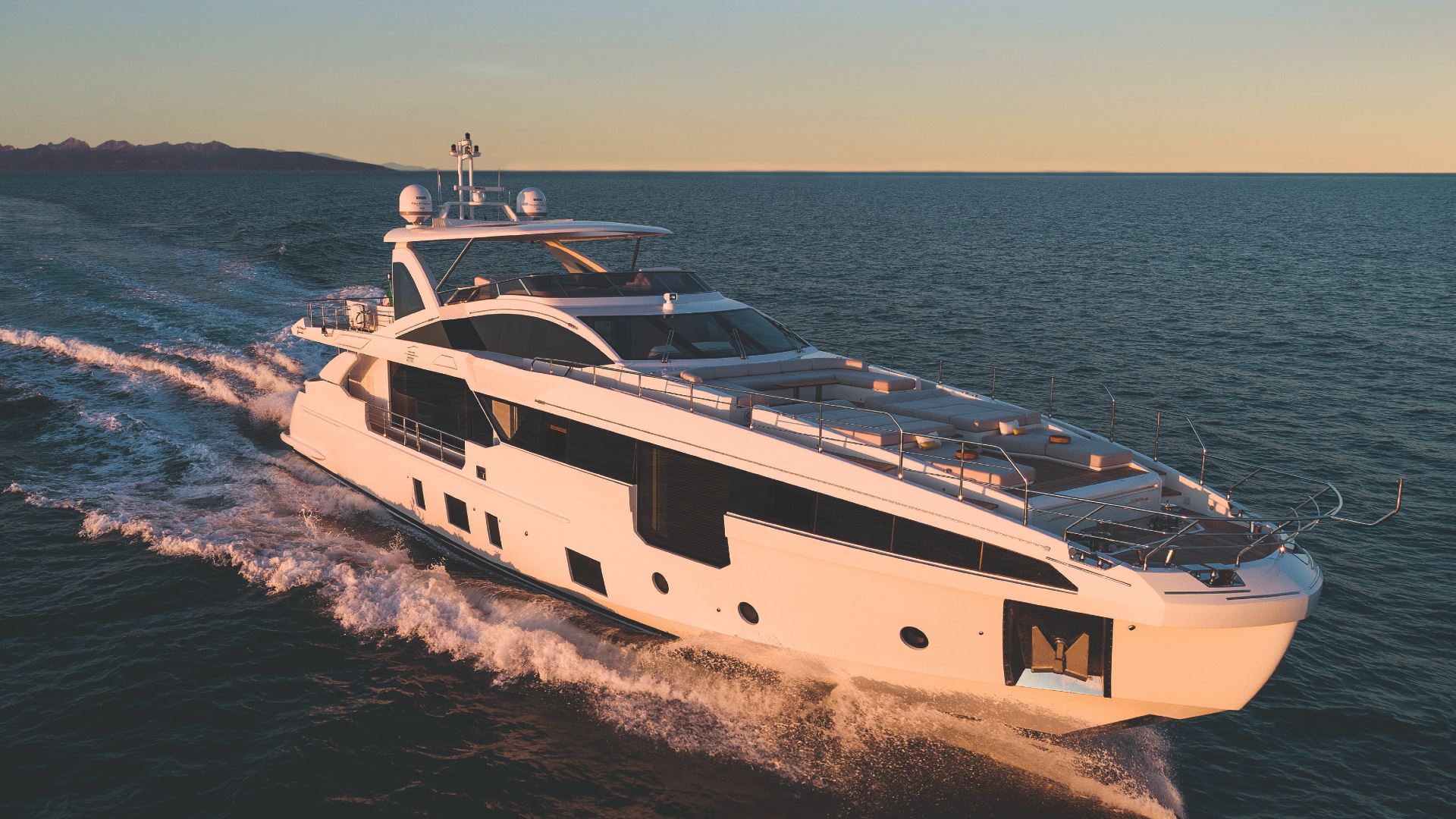 Azimut Grande 32 METRI • Azimut Yachts