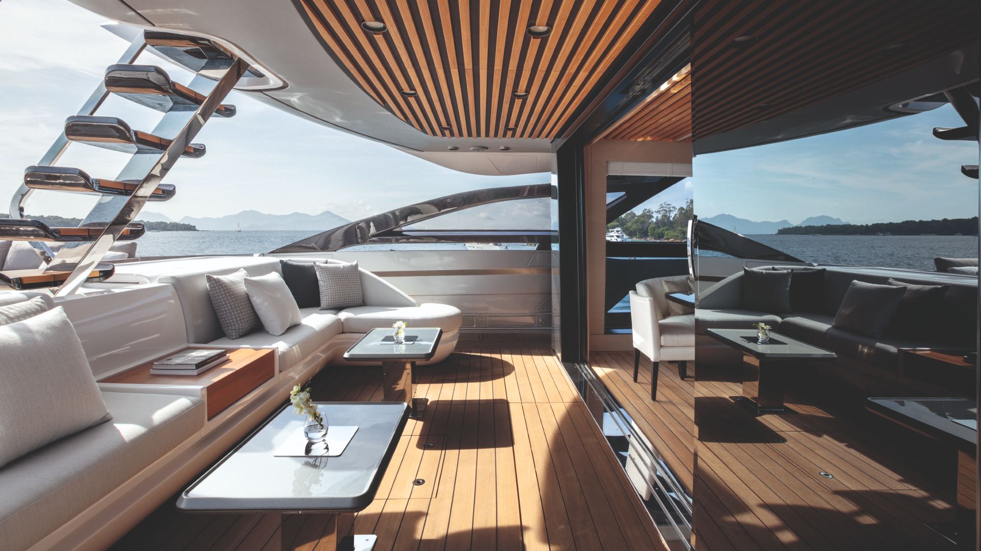 Azimut Grande S 10 • Azimut Yachts