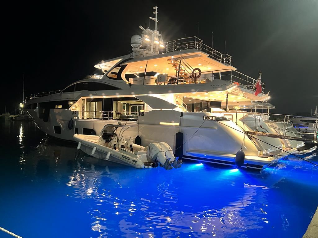 Azimut Grande 35 Metri 2022 LOVE T • Azimut Yachts